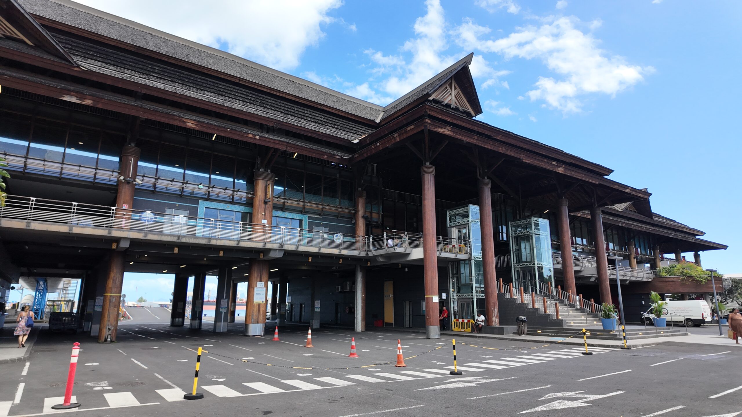 Crossing from Tahiti to Moorea - Practical Tahiti